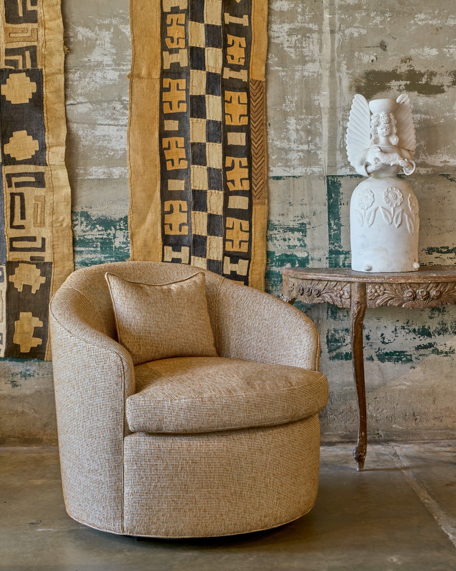 Cisco Home Grace Swivel Chair | Chairs