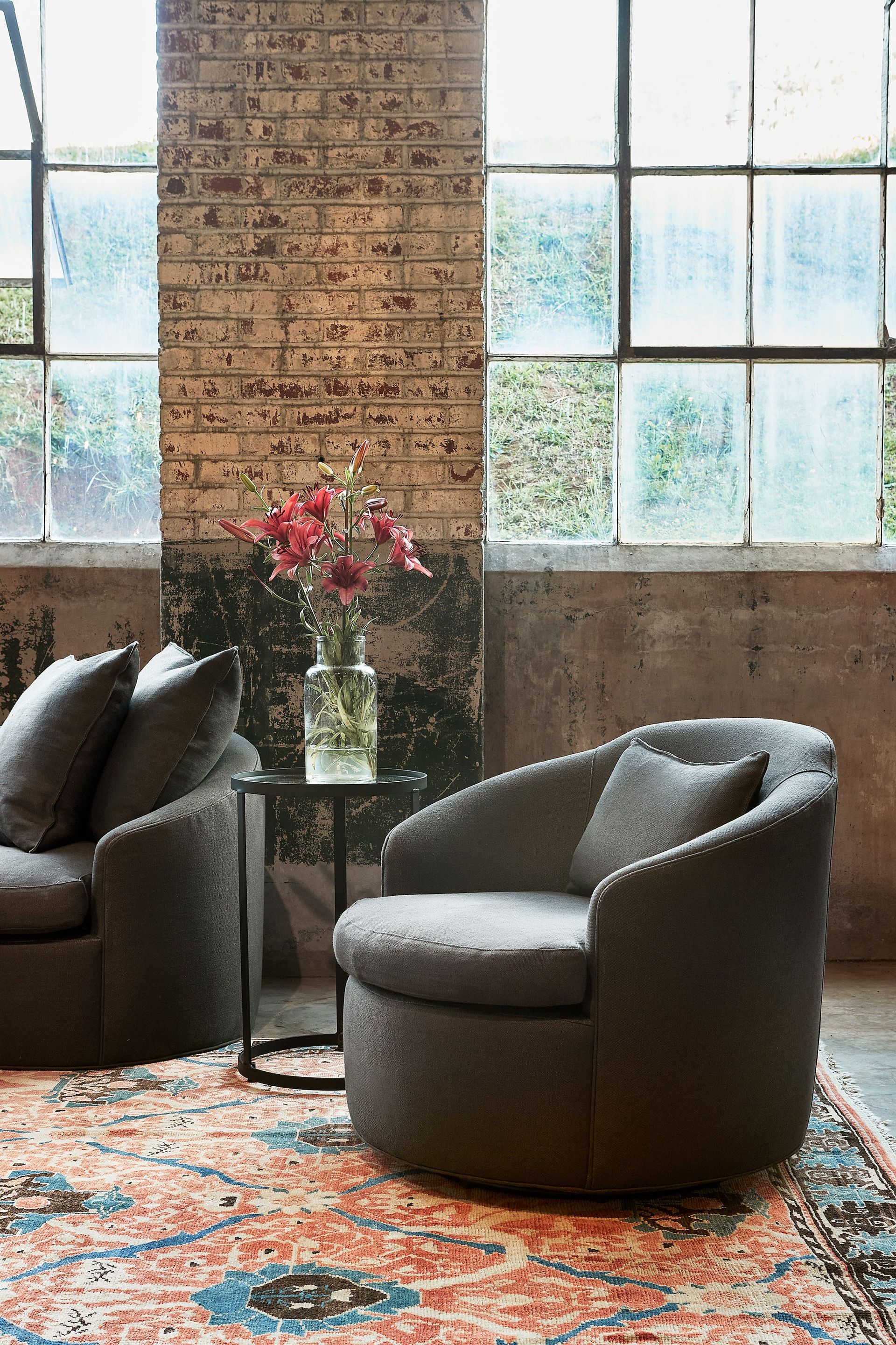 Cisco Home Grace Swivel Chair | Chairs