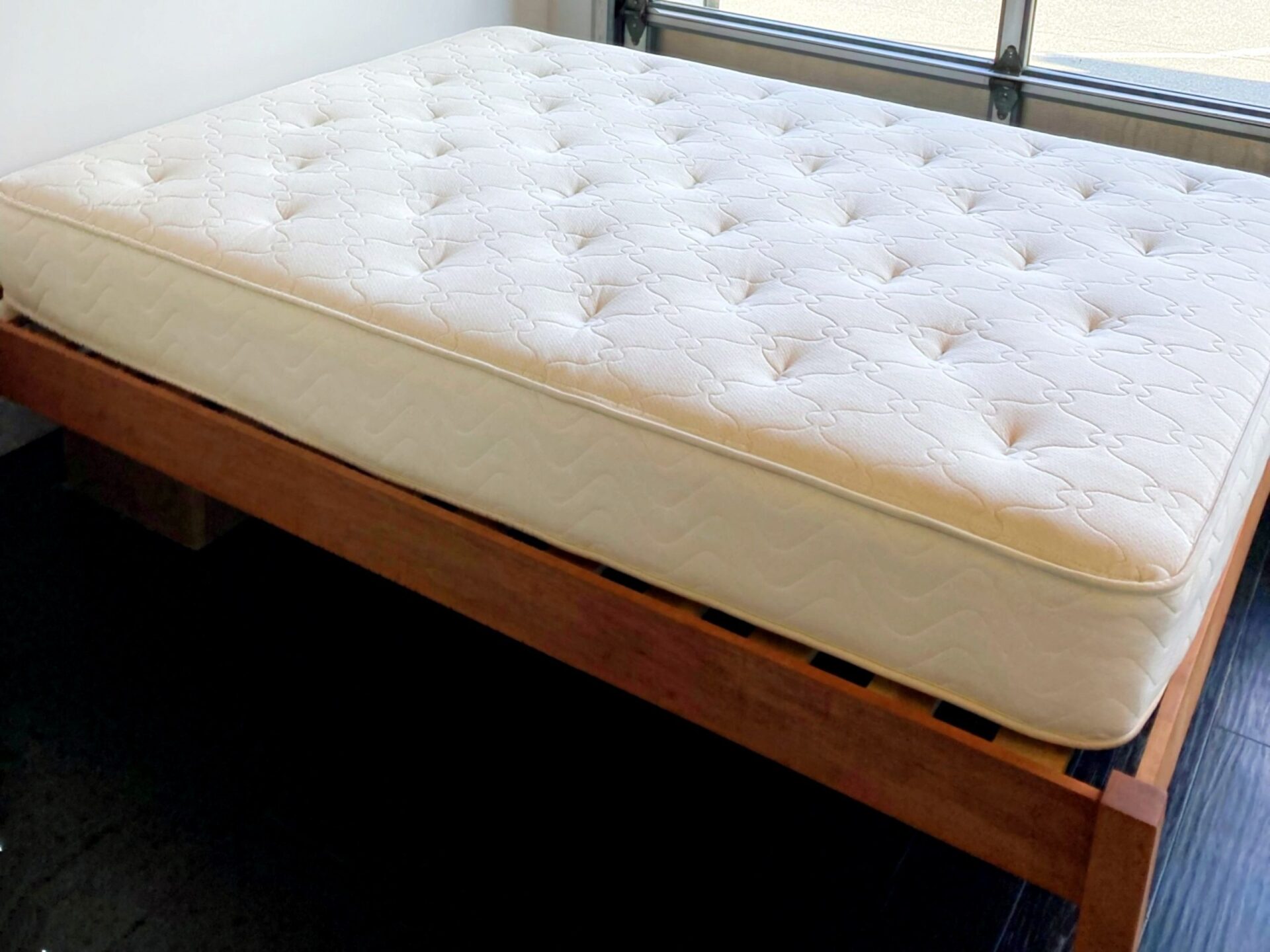 Naturally Organic Soho Pocket Coil Mattress | Organic Innerspring ...